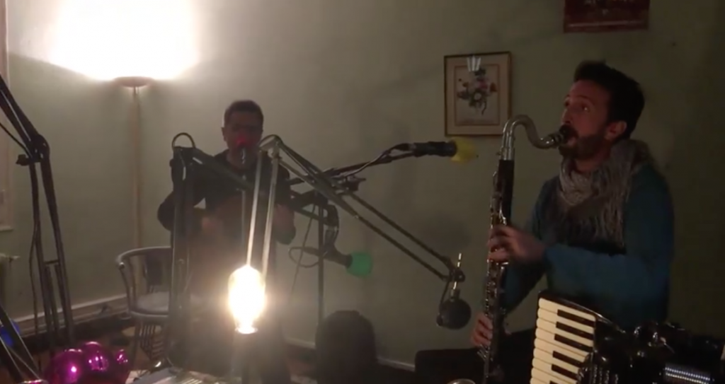 Un petit concert Live sur O2 Radio. – Sans Additif